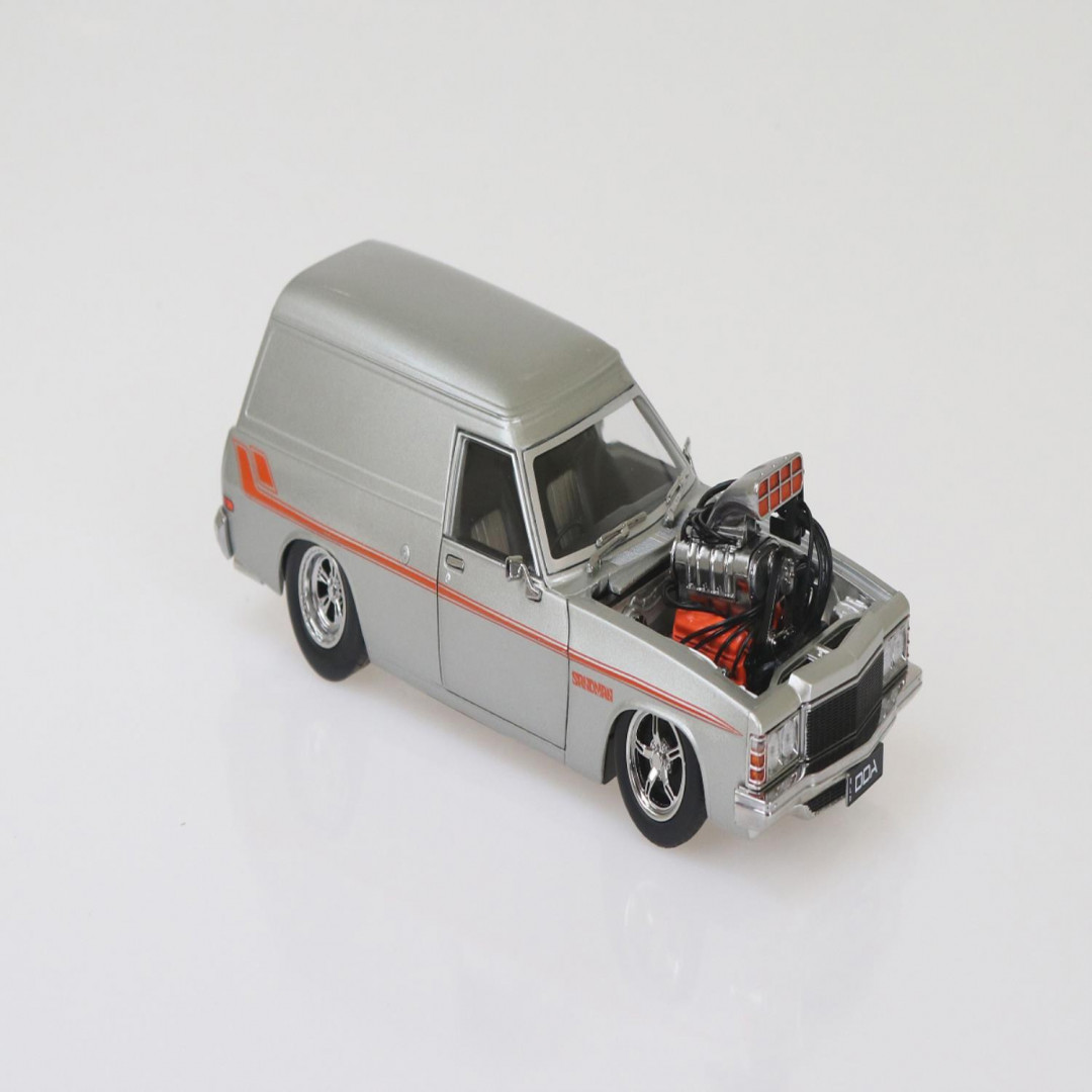 1:24 Silver Holden Hz Panel Van W/Supercharged Ls Engine