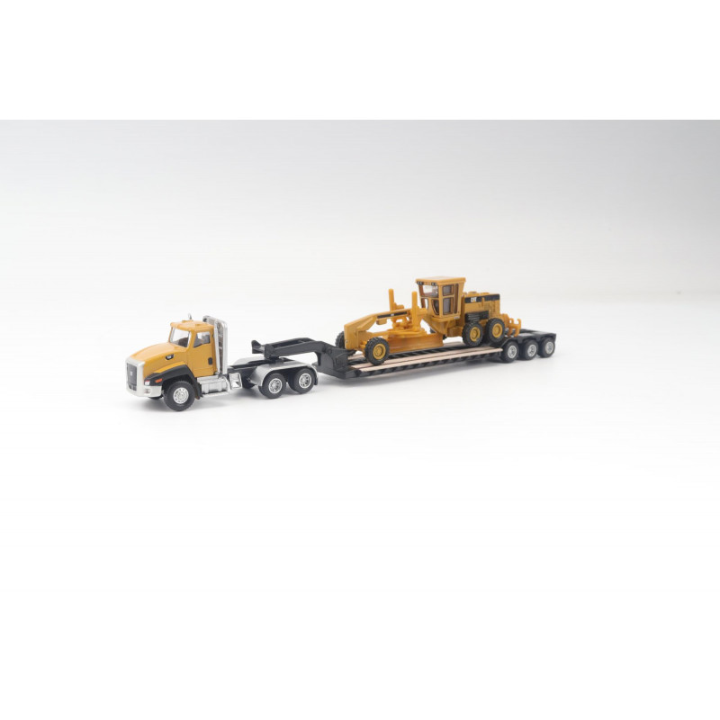 Dm 1:87 Cat Ct660 Cab Tractor & Lowboy With Grader