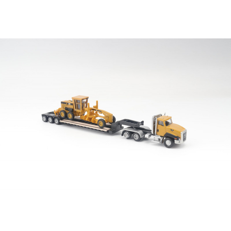 Dm 1:87 Cat Ct660 Cab Tractor & Lowboy With Grader