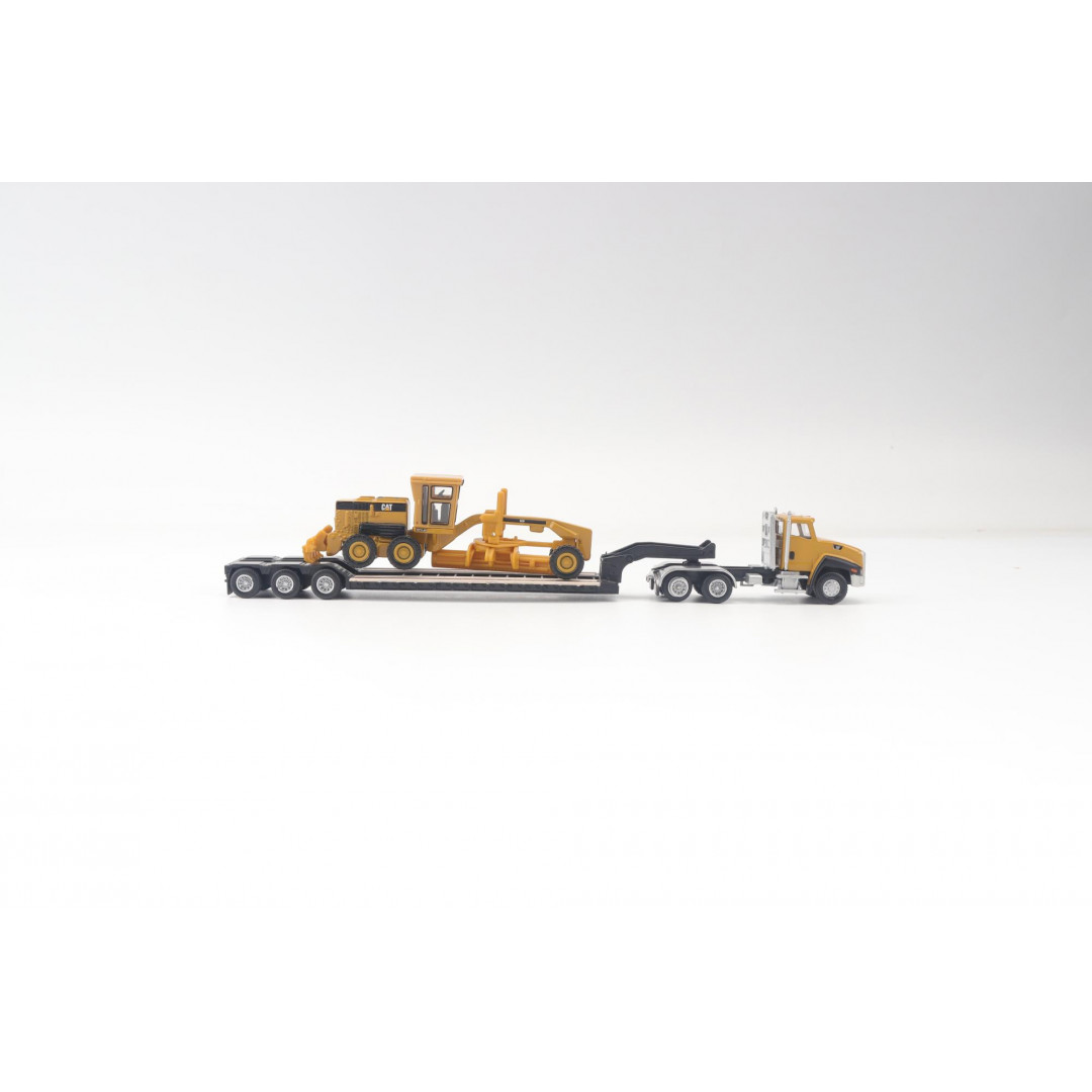 Dm 1:87 Cat Ct660 Cab Tractor & Lowboy With Grader