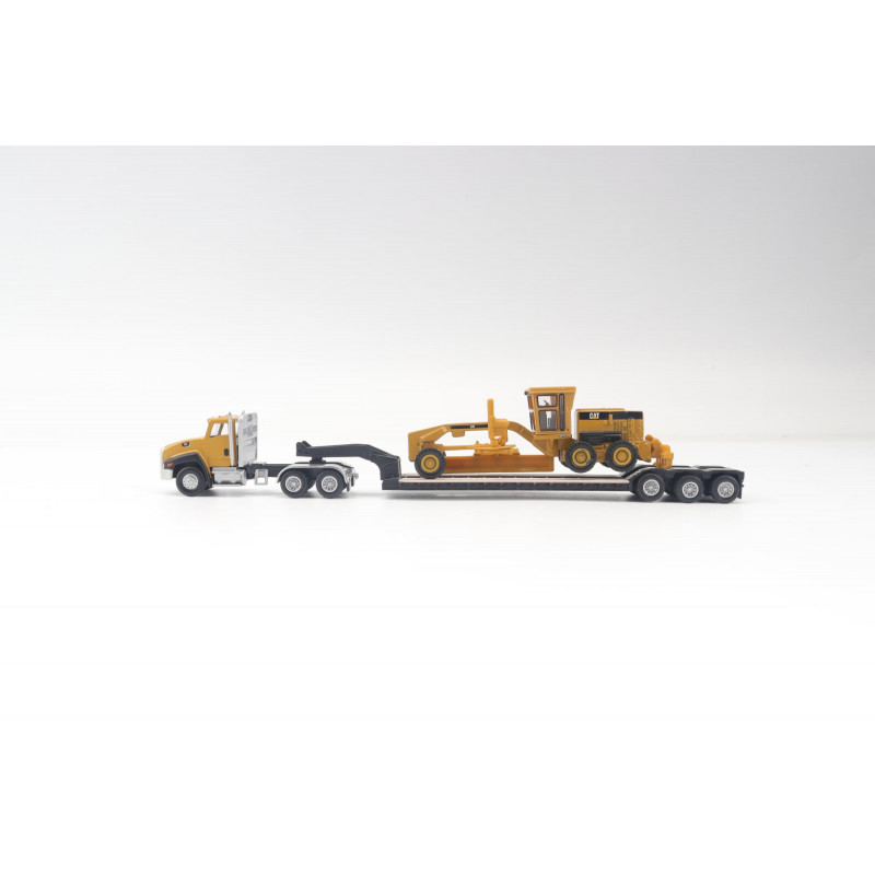 Dm 1:87 Cat Ct660 Cab Tractor & Lowboy With Grader