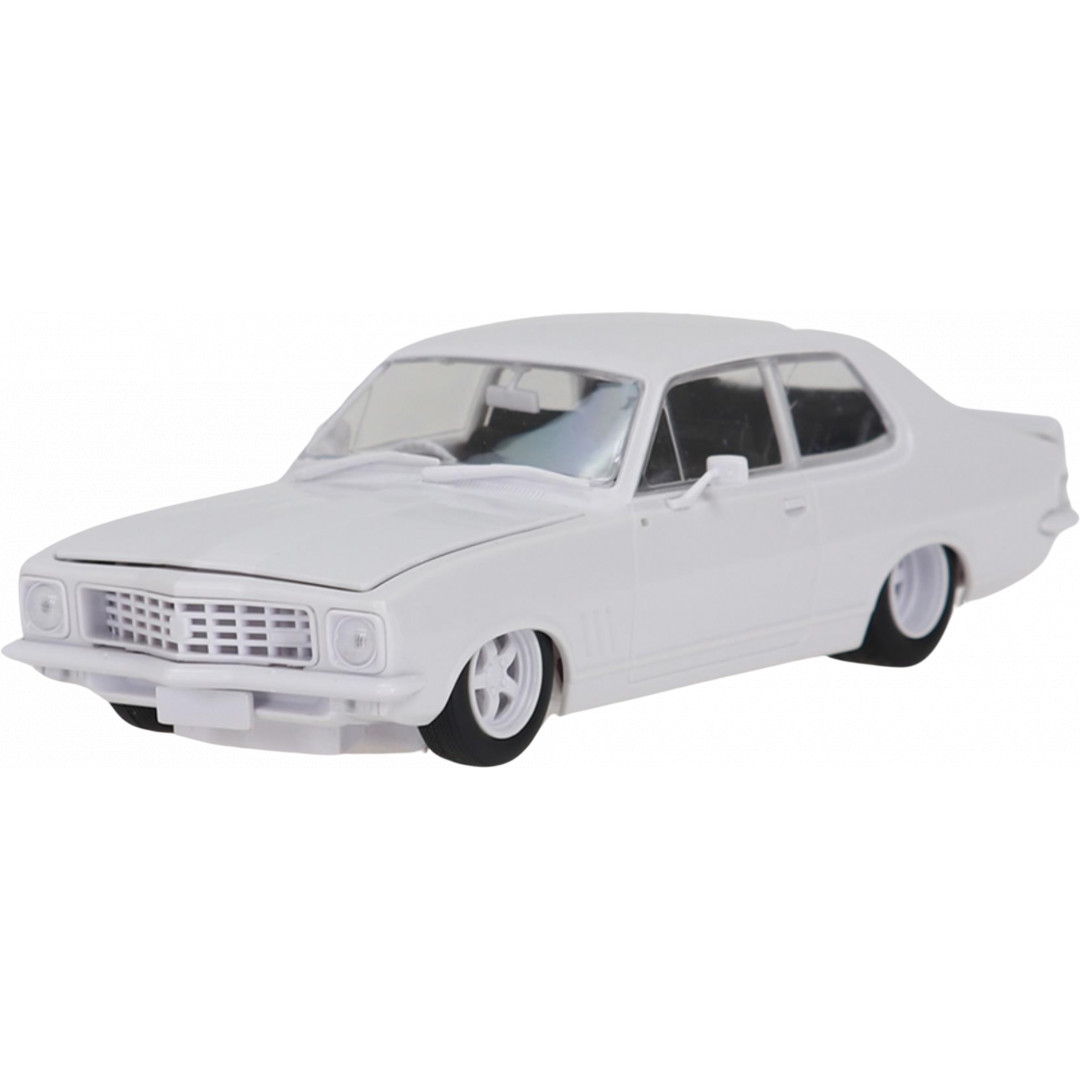 1:24 Plastic Kit LJ Torana V8 Custom Sealed Body Opening